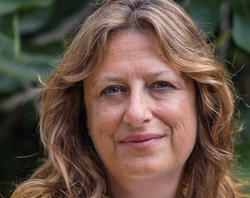 Interview: Elly Griffiths | Crime Fiction Lover